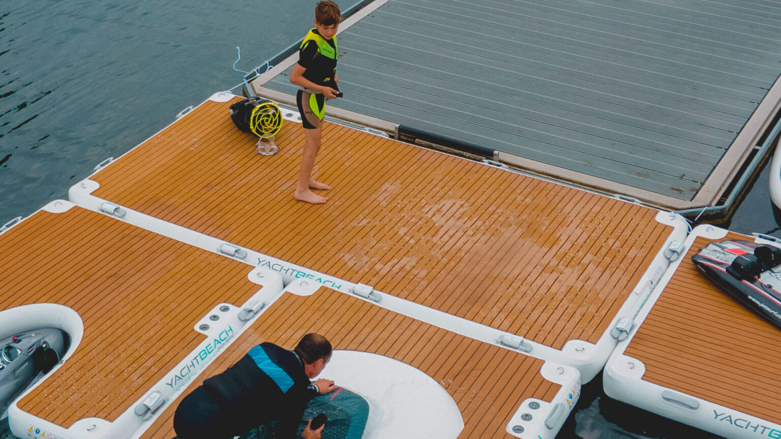 Yachtbeach Platform 8.20 Premium Teak - Yachtbeach - Welcome to Luxury ...