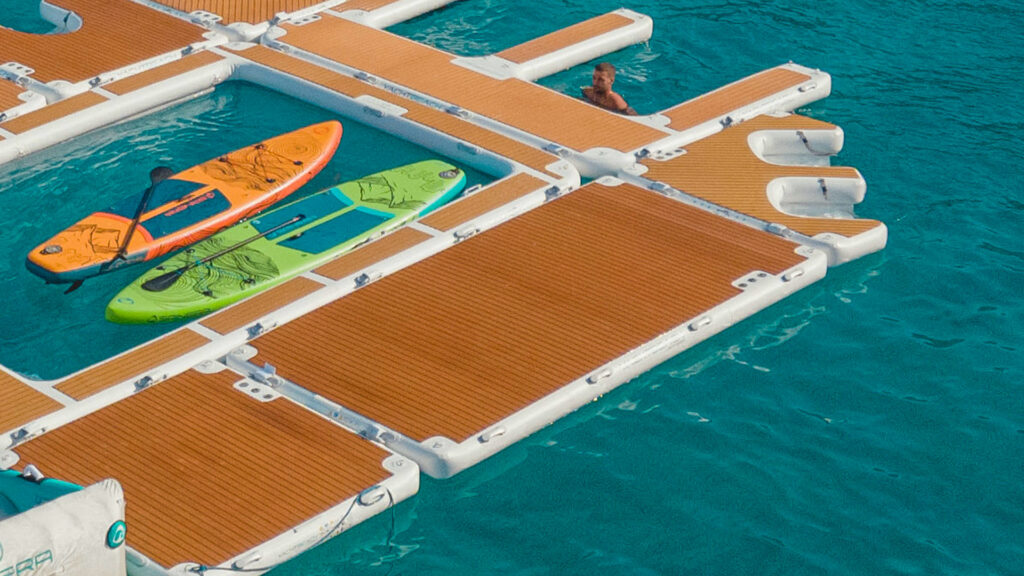 Yachtbeach Platform 4.10 Premium Teak - Yachtbeach - Welcome to Luxury ...